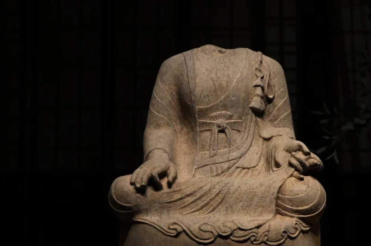 The Cultural Significance: Costume of Stone Buddha – Luma Himalaya