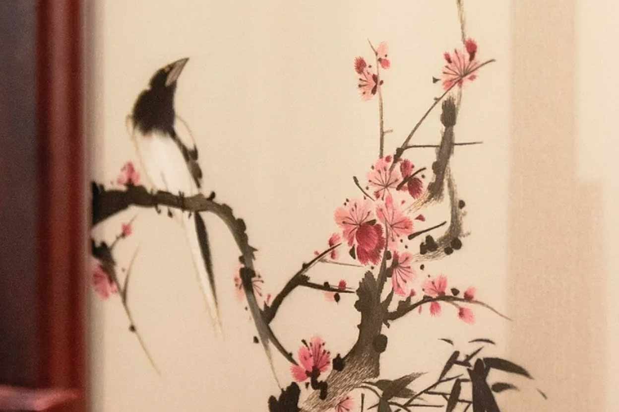 The Symbolic Significance of Magpie Birds in Mythology – Luma Himalaya